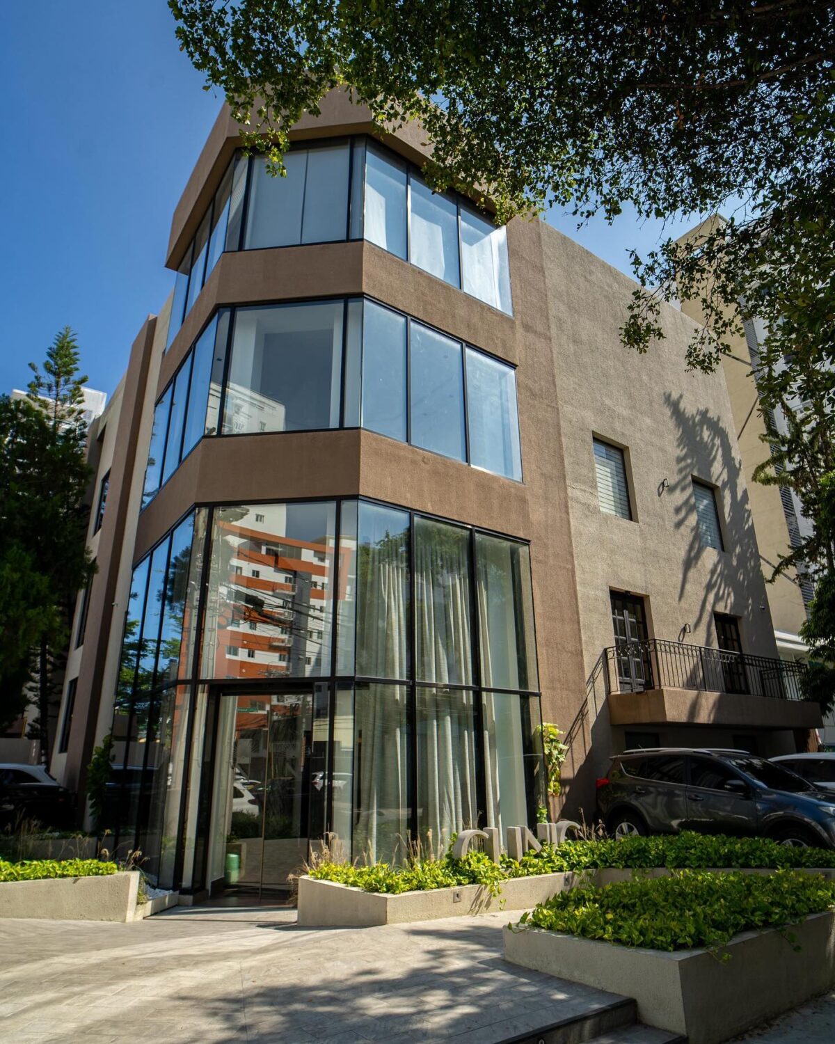 La Clínica - Dr. Martin B. Robles Mejía